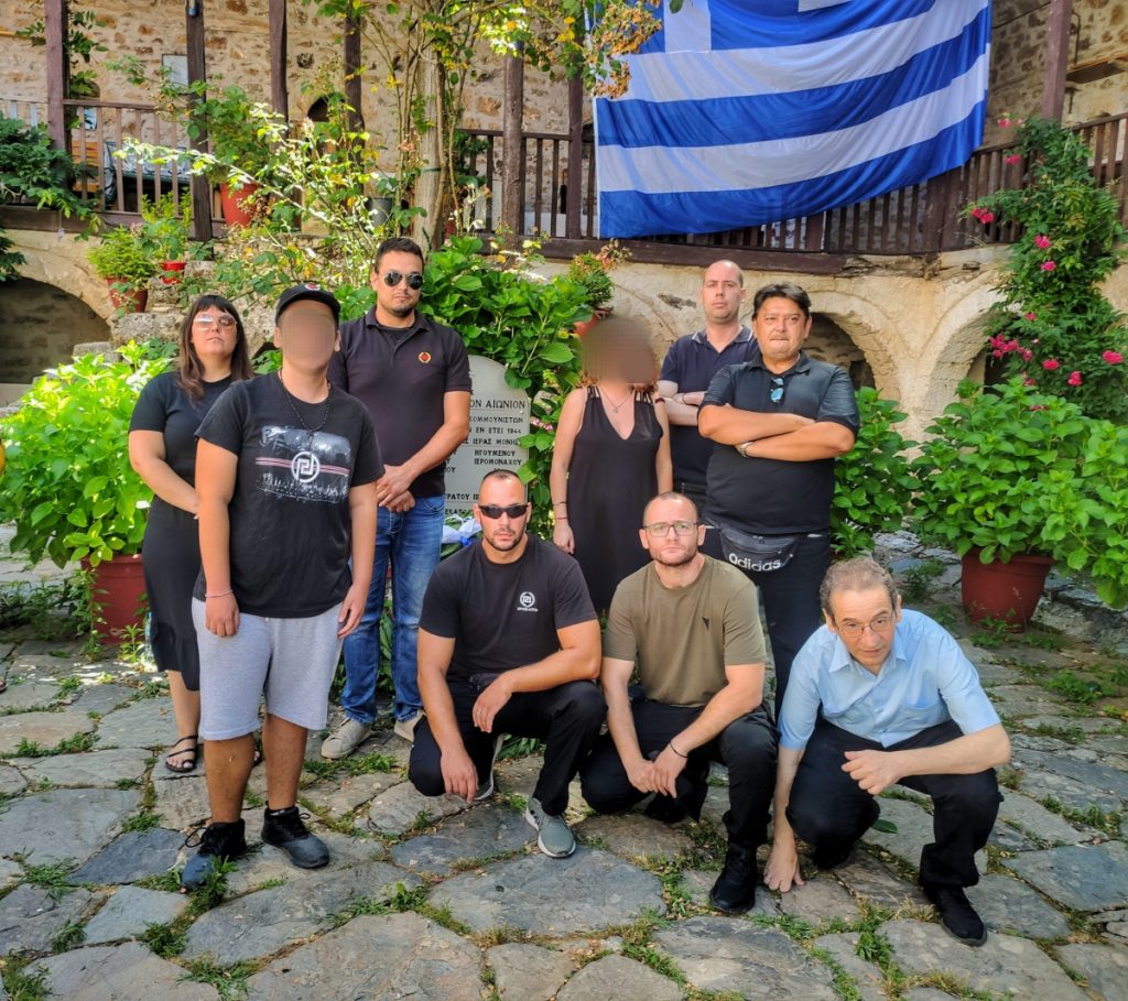 Η Χρυσή Αυγή έδωσε το παρών στο ετήσιο μνημόσυνο των θυμάτων του Φενεού ...